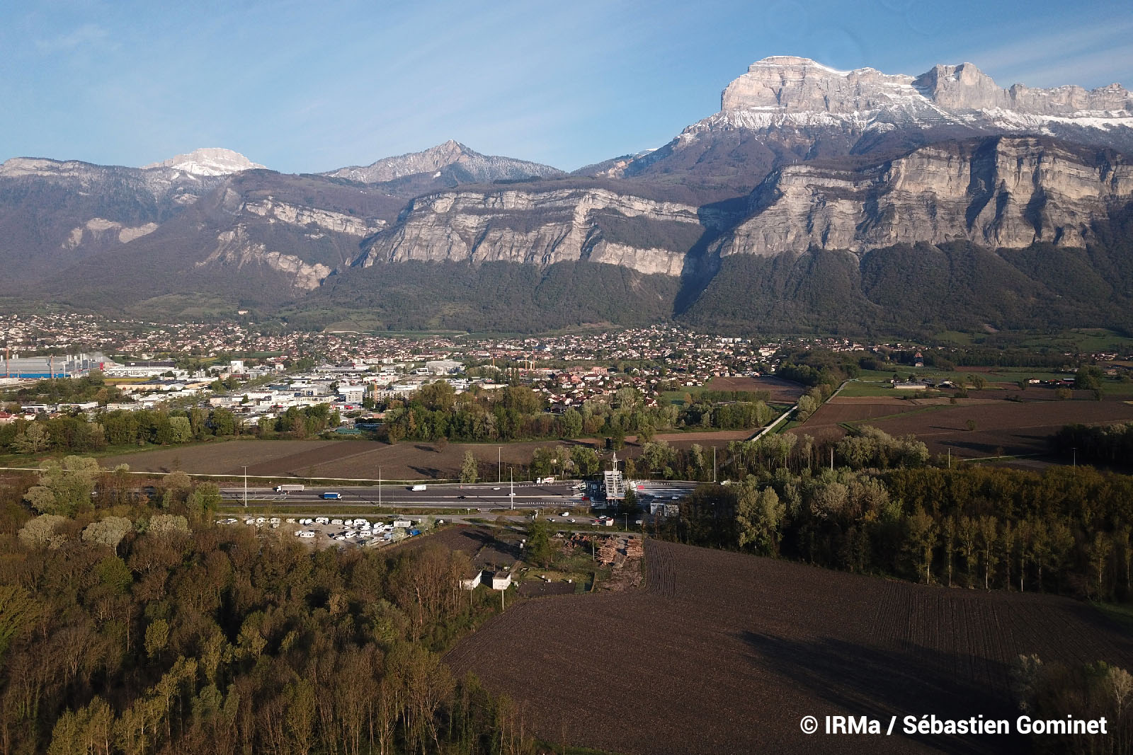 CROLLES : la vallée de l'Isère - Sites à risques - Vue aérienne de la ...