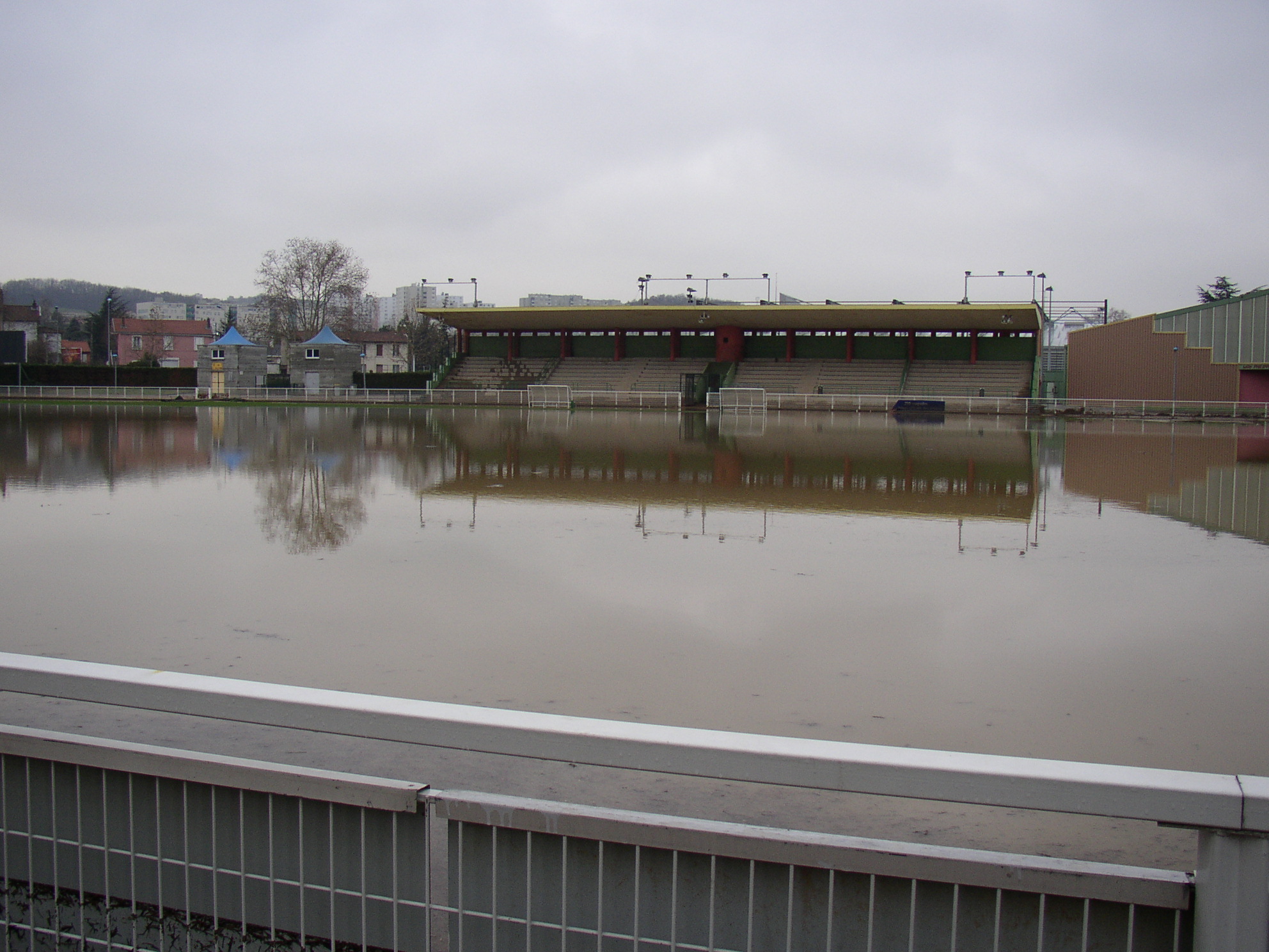 GIVORS : crue rapide des rivières - Catastrophes naturelles - Crue du ...