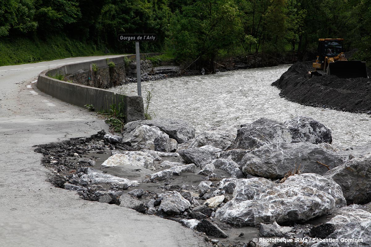UGINE : crue torrentielle - Catastrophes naturelles - Crue de l'Arly à ...